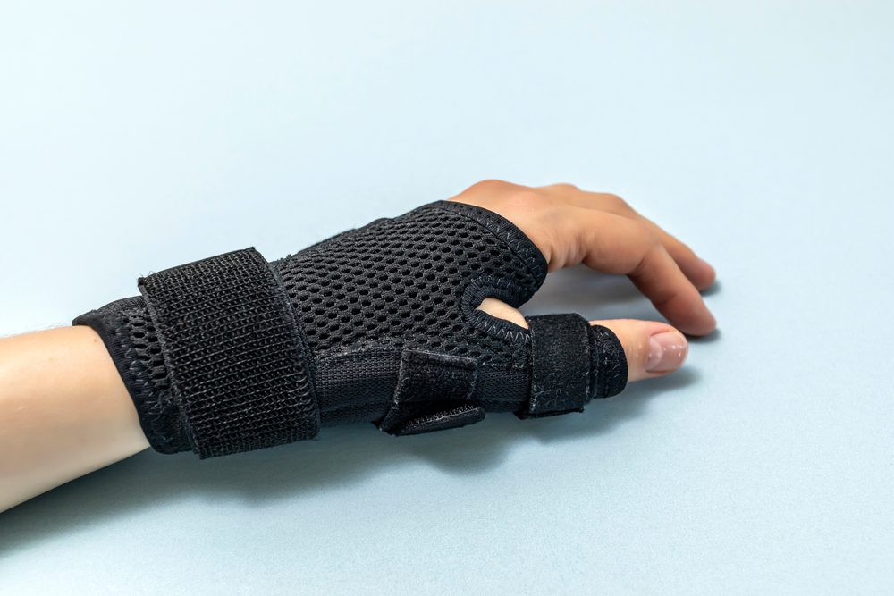 Thumb Tendonitis - Causes & Best Treatment Options in 2025